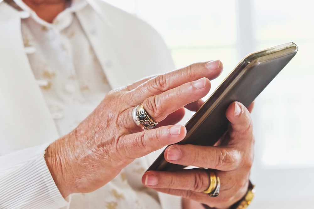 Why Seniors Are Switching To These Cell Phone Plans WiserThinking
